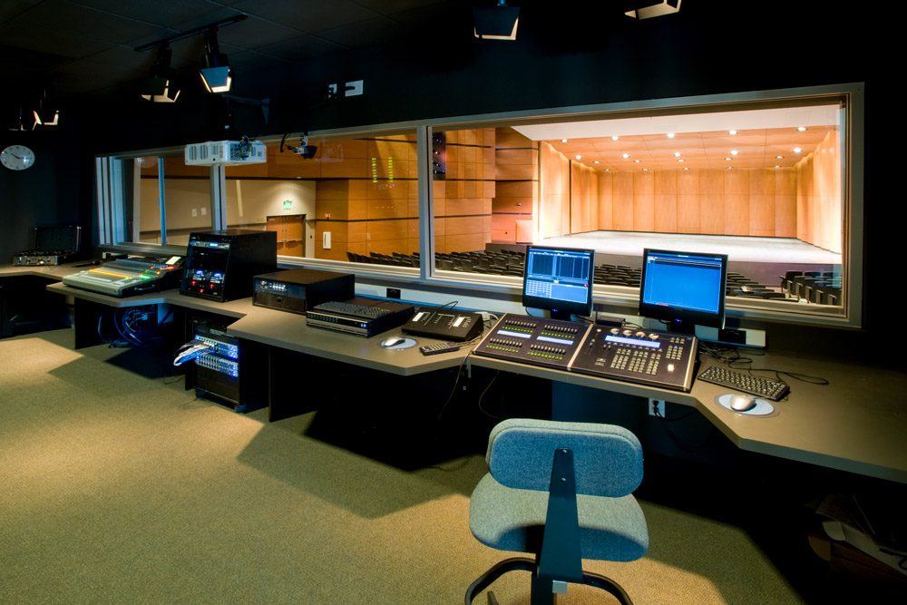 Lightware Visual Engineering Launches New Technical Hubs